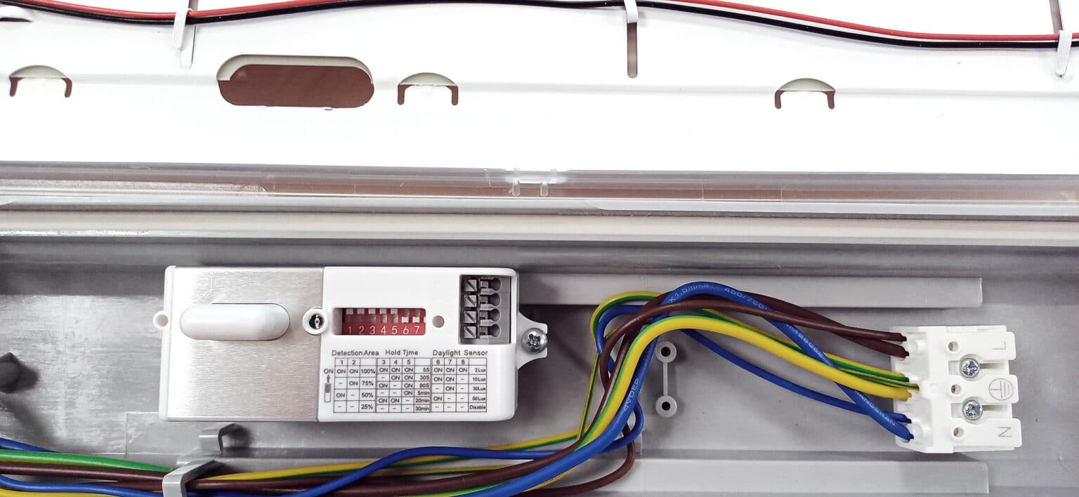 Batten Sensor - SLBN-MC098S - Switch Lighting